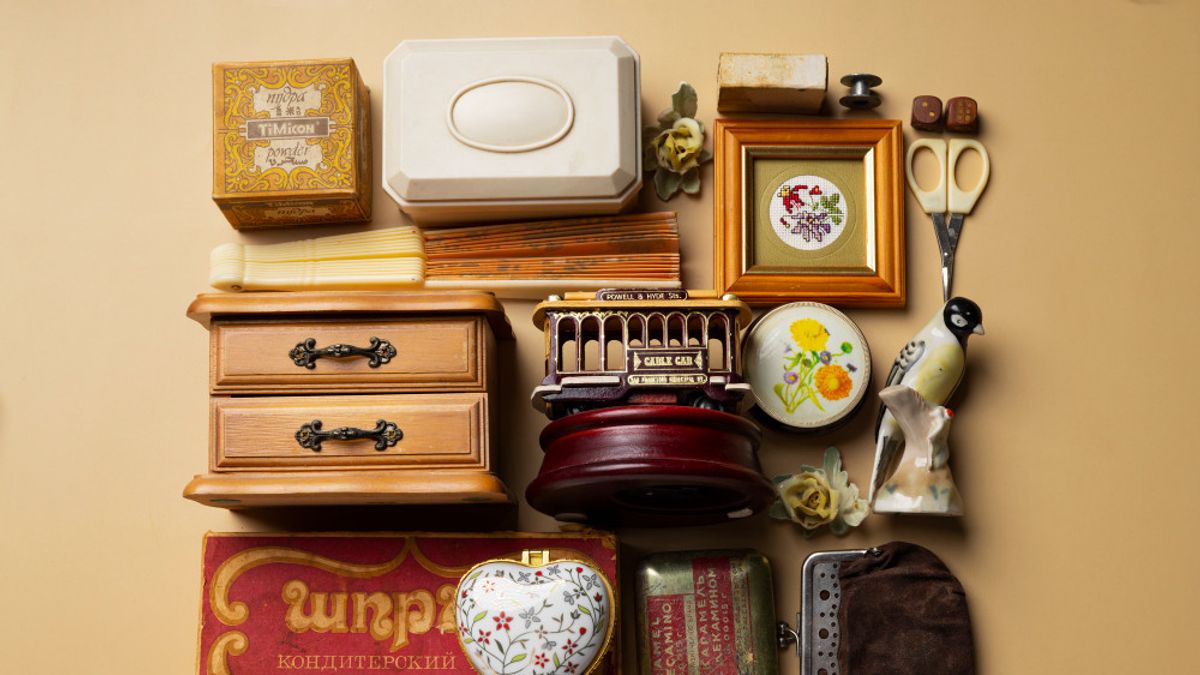 10 Tempat Belanja Barang Vintage yang Lagi Tren di Jakarta – Young On Top