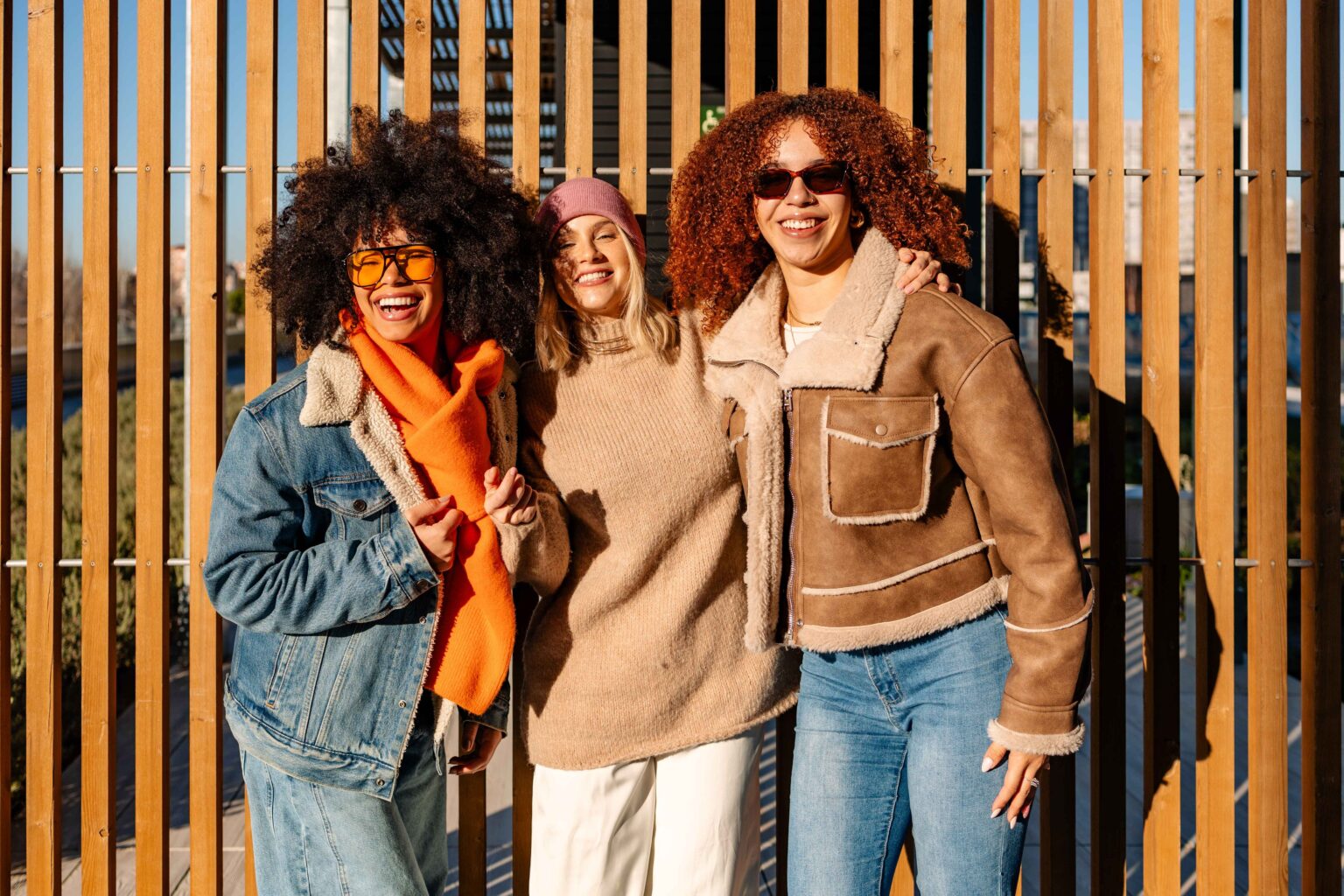 10 Inspirasi Outfit Buat Warna Kulit Warm Tone, Biar Makin Glowing ...