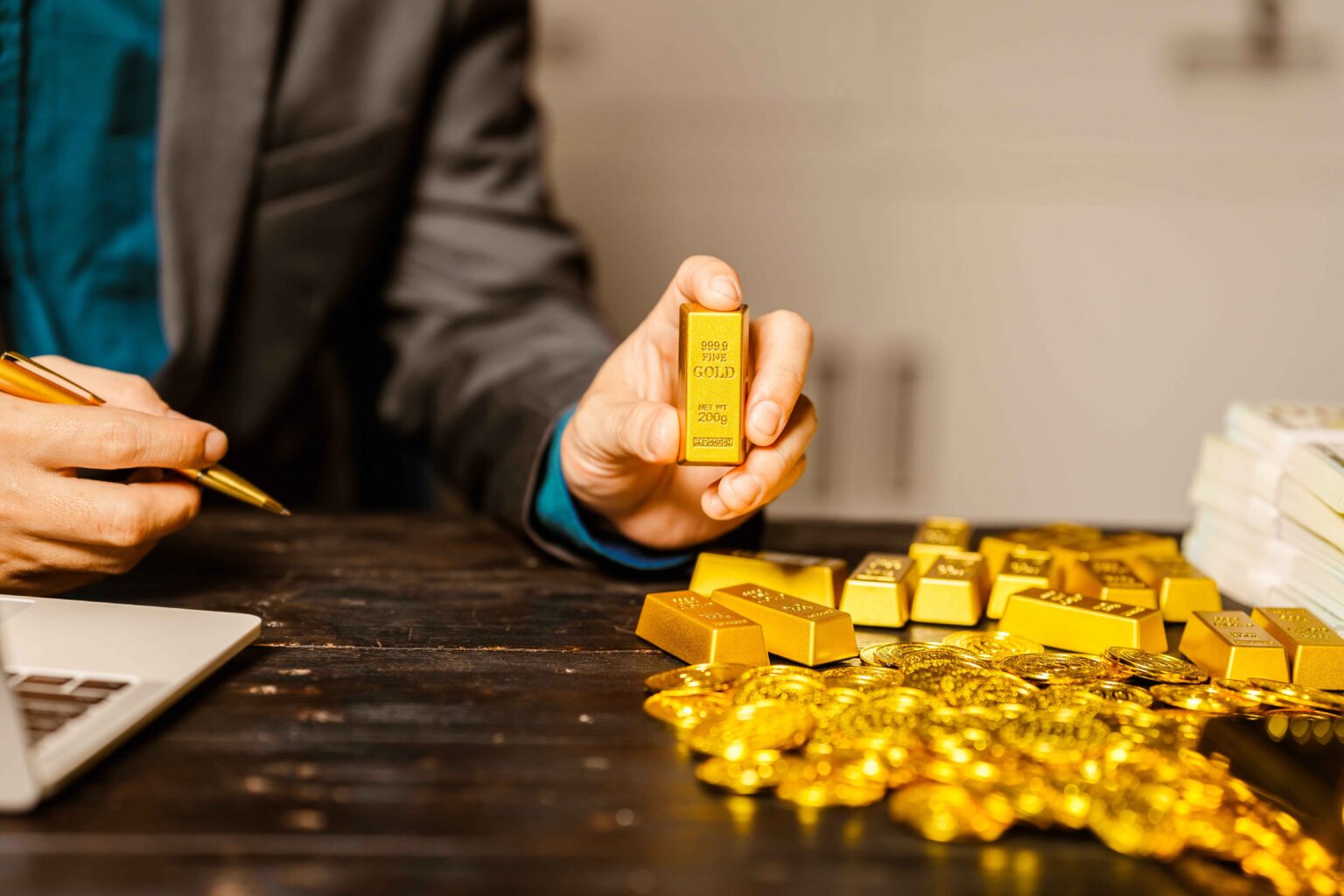 5 Jenis Produk Emas Antam dan Fungsinya Masing-Masing – Young On Top